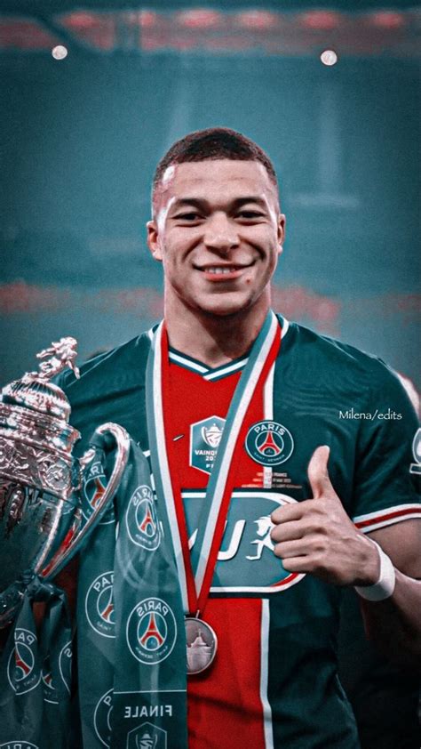 امبابي السريع😜🖤 Kylian Mbappé Football Players Images Ronaldo