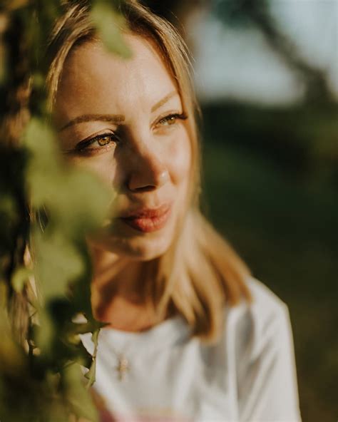 Free Picture Professional Close Up Portrait Of A Beautiful Blonde
