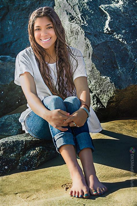 Portrait Pose High School Barefoot Barefoot Yoga School Keeping The