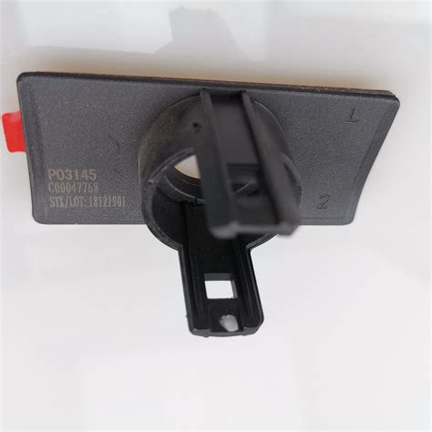 上汽maxus T60正品倒车雷达传感器支架c00047768 C00047769