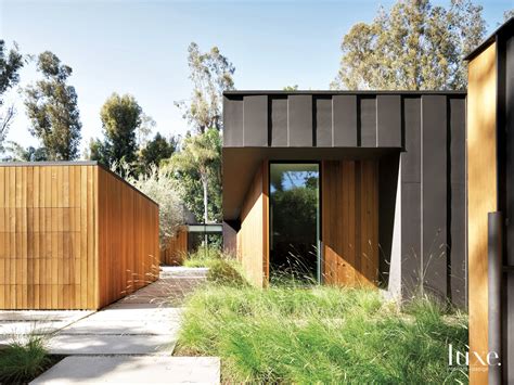 Assembledge Luxe Red Awards