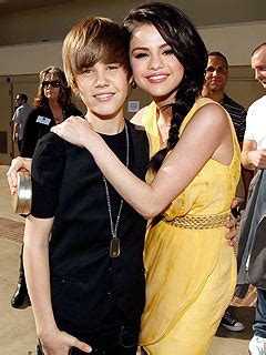 Foto Selena Gomez Pacar Justin Bieber |Foto Gosip Profil Info Artis Hot