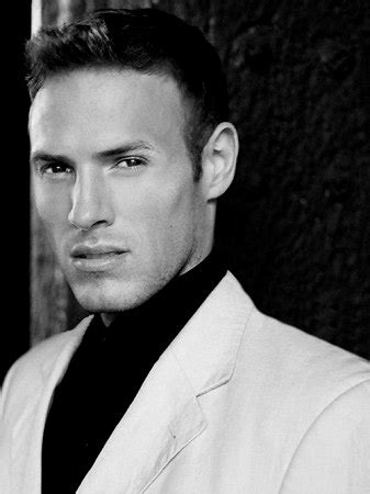Sean Sullivan Dt Model Management
