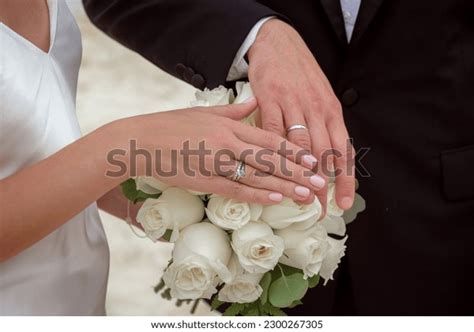 Weding ภาพสต็อกปลอดค่าลิขสิทธิ์และรับสิทธิ์ใช้งานได้กว่า 1 534 รายการ Shutterstock