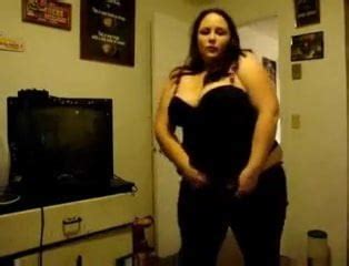Большие сиськи толстушки раздеваются Xhamster