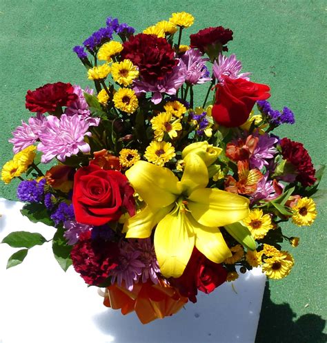 Download A Beautiful And Vibrant Bouquet Of Flowers