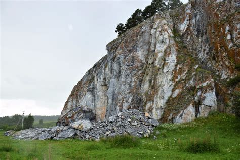 Скала Арский камень