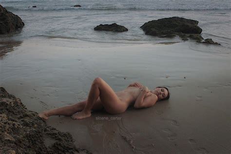 I Born To Lie Naked Next The Sea Scrolller