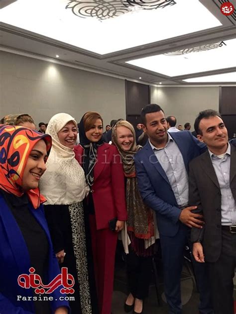 عکس همسر ظریف در بین ایرانیان خارج از کشور