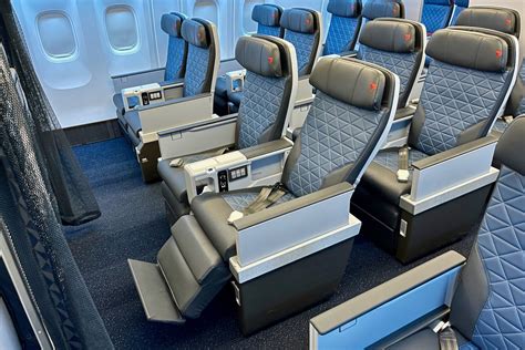 Onboard Deltas First Retrofitted Boeing 767 With Snazzy New Cabins