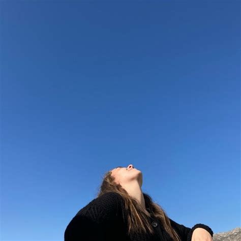 U N É B E N A D É Unebenade On Threads