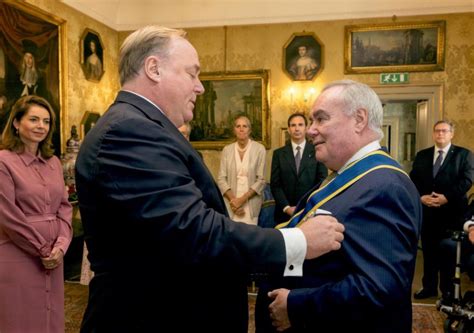 Doña Ana María Recibe La Gran Cruz De La Orden De Malta En Roma Don