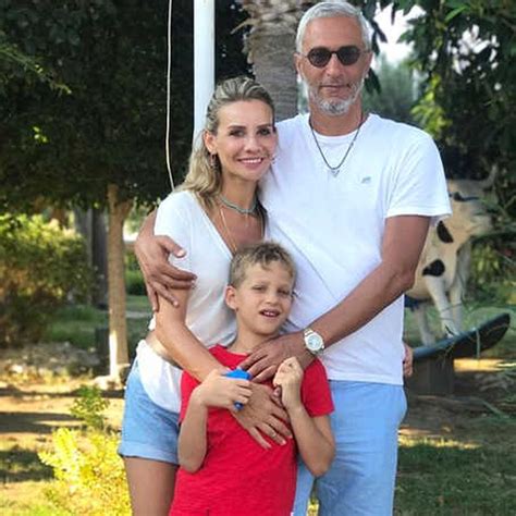 Esra Erol Kadın Takipçisine Hakaret Eden Eşi Ali Özbire Fotoğrafla
