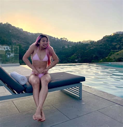 Michelle Chins Feet