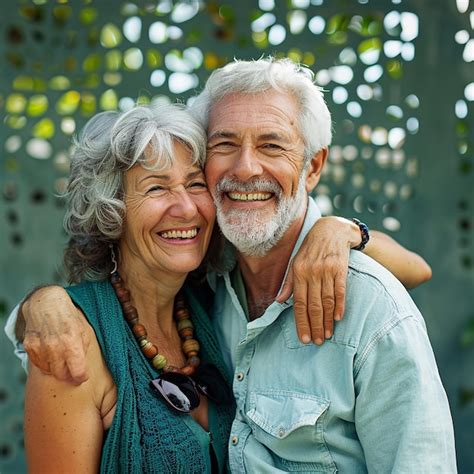 Premium Photo Photo Portrait Of An Older Elderly Couple Hugging And