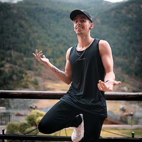 Robleisiutu On Instagram “comenten Su Emoticon Favorito 😍😍😉🤩🌎