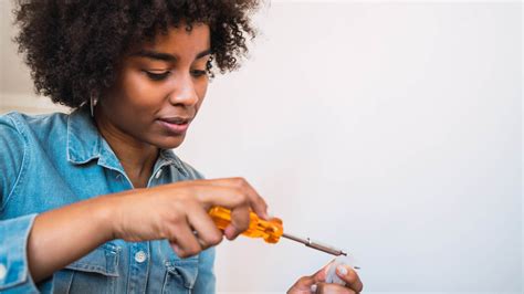 People Who Have A Hard Time Throwing Things Away Usually Have These 11