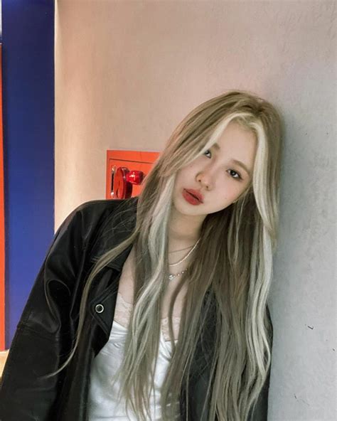 로맨틱힙 백예린 사복 스타일링🌹 패피들의놀이터