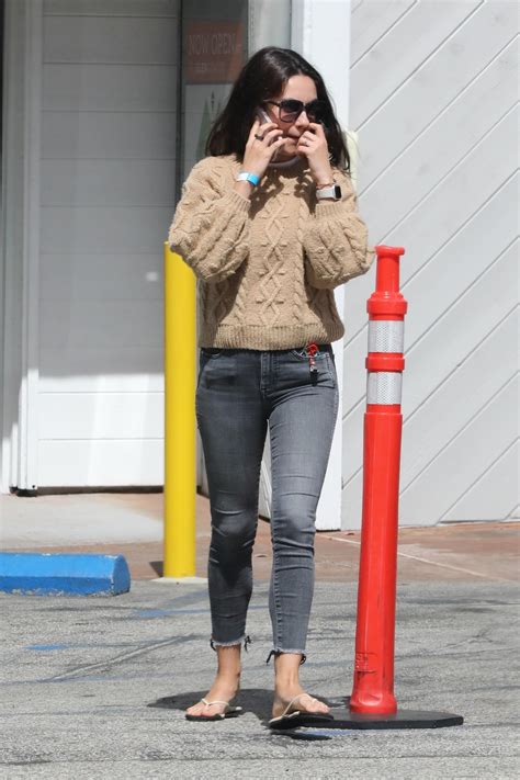 Mila Kuniss Feet