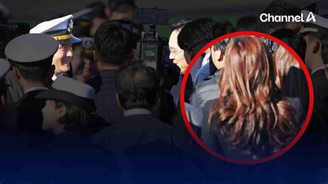 임세령 이재용 회장 뒤에서 아들 이지호 씨 기다려 인사 [현장영상]