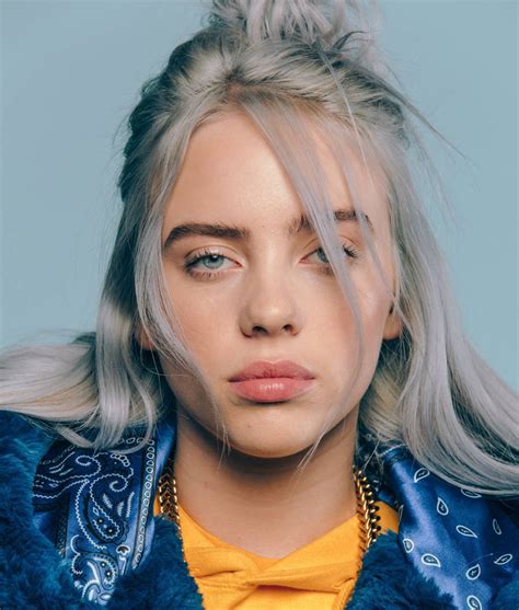 Download Singer Songwriter Billie Eilish Posing With A Black And White