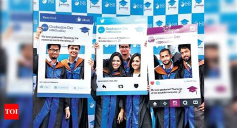 Indian School Of Business Dose Of Motivation At Isb Convocation