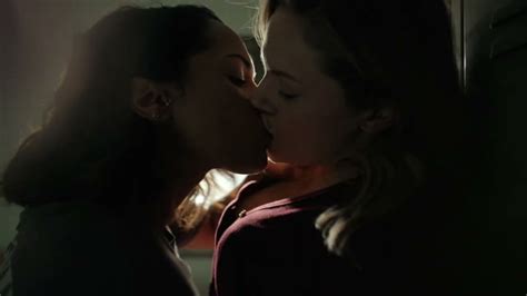 Hightown 2x04 Kiss Scenes — Jackie And Leslie Monica Raymund And