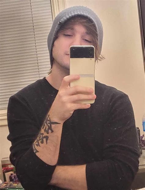 Facial Hair Or No Im Not Convinced On It Rmalehairadvice