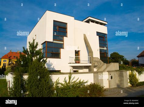 Functionalist Architecture