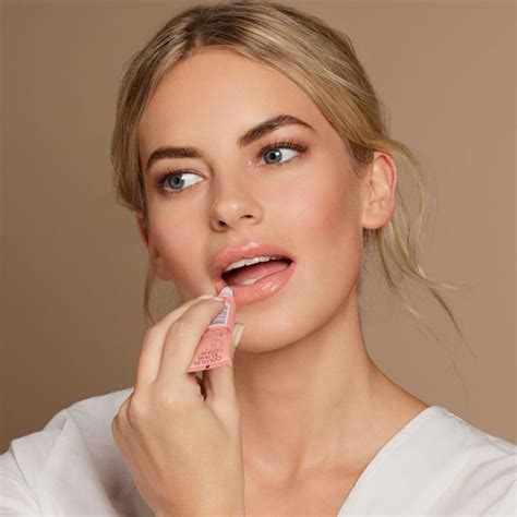 10 Natural Makeup Tips For A Luminous Glow Max Factor Natural