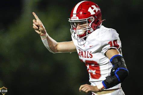 Wr Nolan Faust Halls Football Take The Battle Of Black Oak Ridge 20 16 Over Rival Central