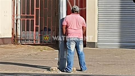 Broers Slaan Been Wildplasser Kapot Waterkant