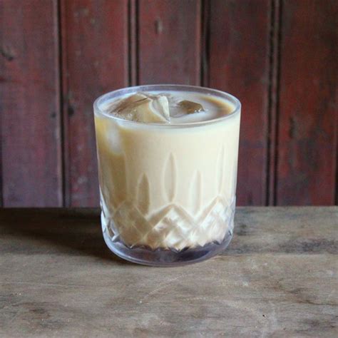 Classic Mudslide Cocktail Recipe