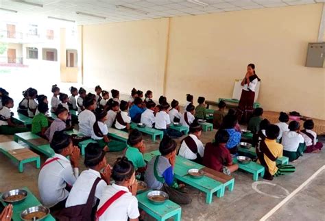 ပွင့်ဖြူမြို့နယ် ရေပုတ်ကြီးကျေးရွာတွင် ကျောင်းသား၊ ကျောင်းသူများအား န