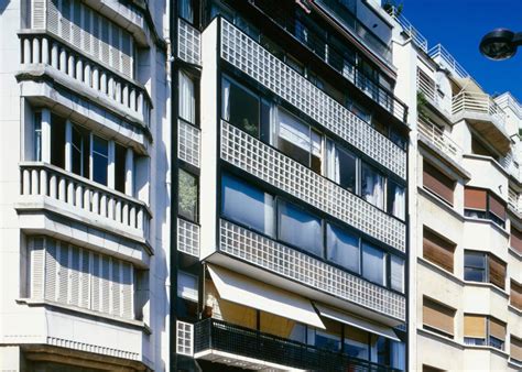 Le Corbusiers Immeuble Molitor Provides Residents With Sky Trees Steel And Concrete Dezeen