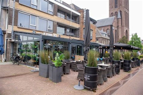Icoon Hengelose Horeca Verliest De Strijd Eigenaar Blauwe Engel Gooit Handdoek In De Ring