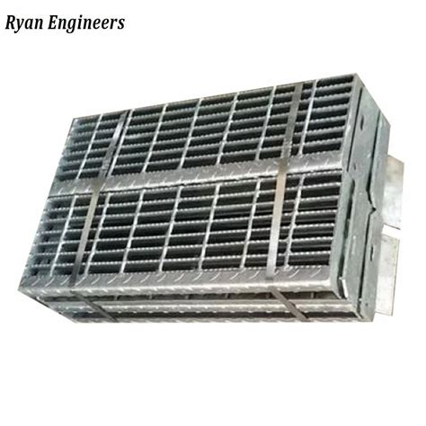 Silver Mild Steel Stair Tread Grating At ₹ 97kg Ms Grating In Thane