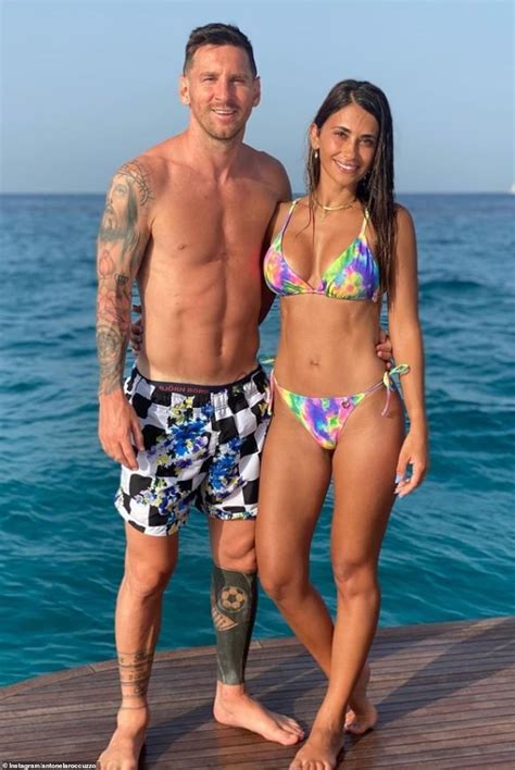 Who Is Lionel Messis Stunning Wife Antonela Roccuzzo Daily Mail Online