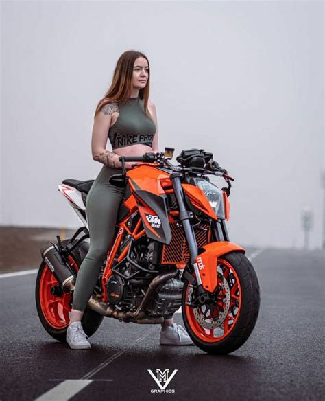 Pin By Revoken On ♧ Bikes Motos ♧ Girl Riding Motorcycle