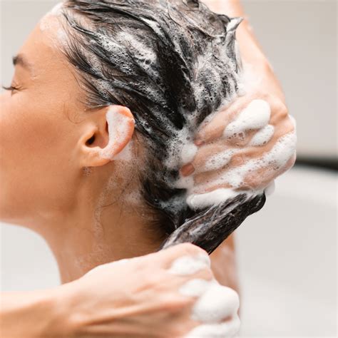 5 Surprising Shampoo Ingredients Experts Swear By To Regrow Thinning