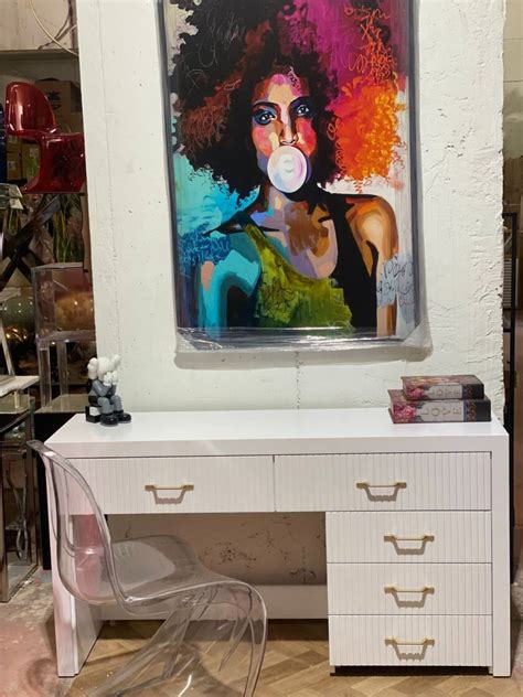 שידות איפור יודאיקה סנטר בע״מ Jcr