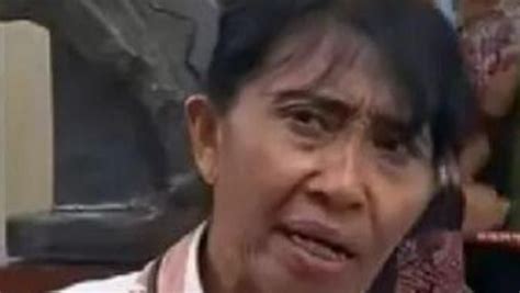 Sosok Erlin Suastini Wanita Yang Bebas Temui Jokowi Tanpa Diadang Paspampres
