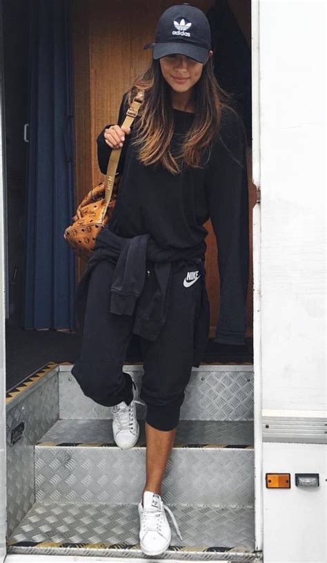 Pin On Womens Fashion Sporty Outfits Fashion Outfits Stylish Outfits