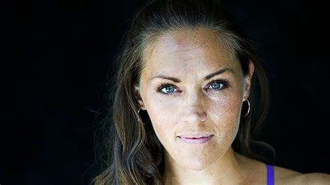 Anne Bech Deler Stærkt Billede Jeg Har Kræft Bt Kendte Btdk