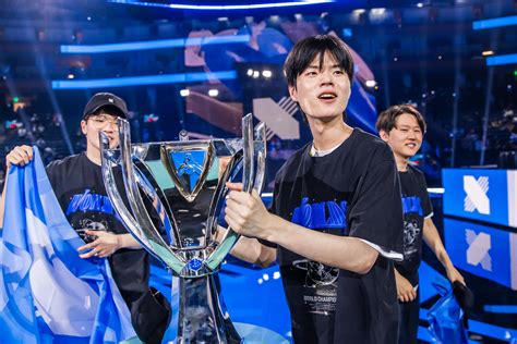 Yahoo奇摩電競 Lck 傳奇選手 Deft 在五月已經入伍當兵，而近期韓國論壇有文章指出在訓練時 Deft Facebook