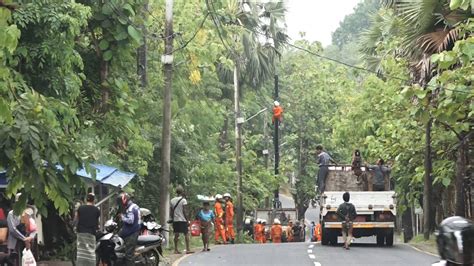 မွန်ပြည်နယ်ဝန်ကြီးချုပ် မော်လမြိုင်မြို့ တောင်ရိုးတန်း လမ်းတစ်လျှောက