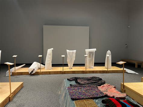 Uninstalling An Exhibition Unt Digital Library