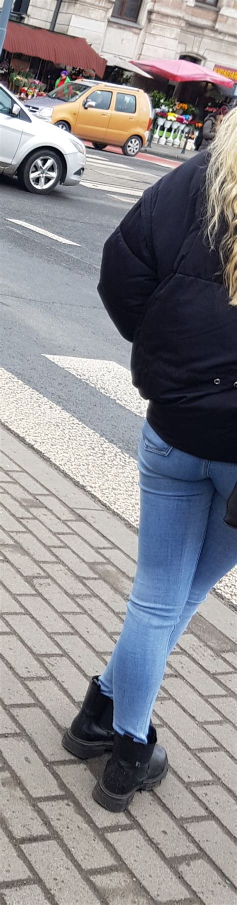 Perfect Ass College Girl Tight Jeans Forum