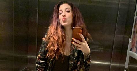 Kaat Bollen Ontspant In Badpak Knapperd Fotos Zita