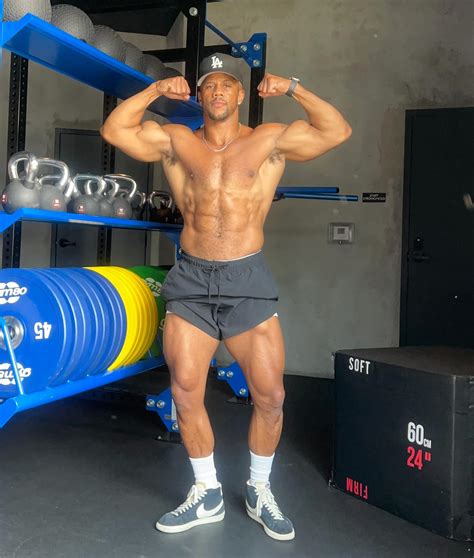 Sterling Walker Sterlingdwalker • Instagram Photos And Videos